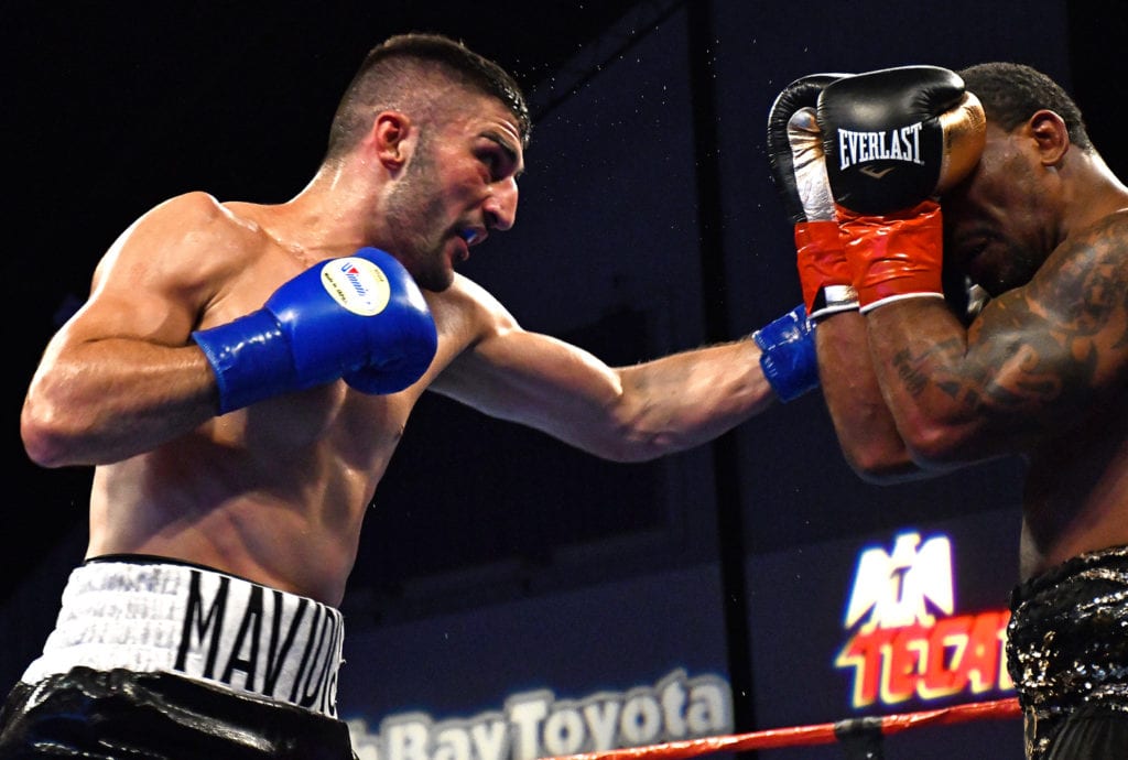 SocaFights | Mavidis Takes UD Over Findley In Epic Battle